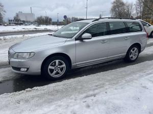 Grey Volvo V70 2016 in Kaunas, with an engine capacity of 1.97 L and mileage of 200 thousand km for 6750 €, photo 3 on AUTOMOTO.COM.LV