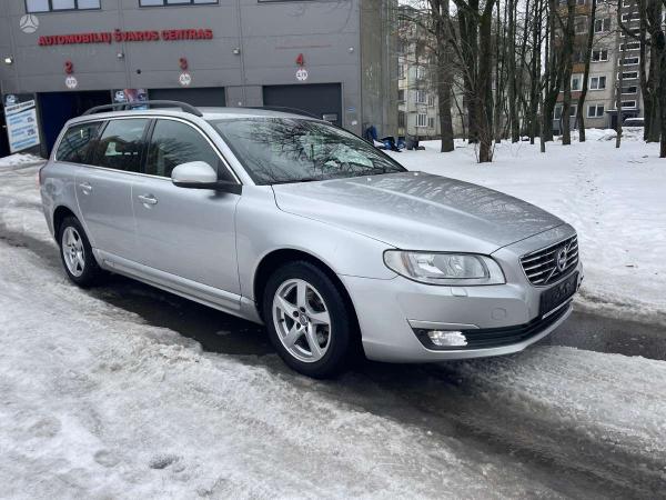 Pelēks Volvo V70 2016 Kauņa, ar dzinēja tilpumu 1.97 L un nobraukumu 200 tūkst. km par 6750 €, foto 5 vietnē AUTOMOTO.COM.LV
