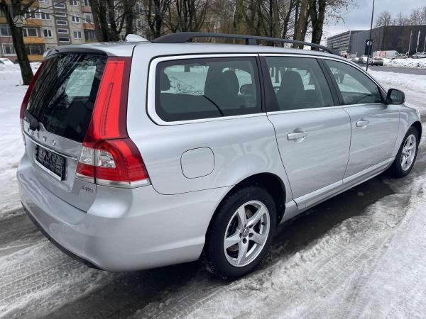 Pelēks Volvo V70 2016 Kauņa, ar dzinēja tilpumu 1.97 L un nobraukumu 200 tūkst. km par 6750 €, foto 10 vietnē AUTOMOTO.COM.LV