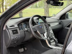 Pelēks Volvo V70 2016 Rīga, ar dzinēja tilpumu 2.00 L un nobraukumu 278 tūkst. km par 6980 €, foto 10 vietnē AUTOMOTO.COM.LV