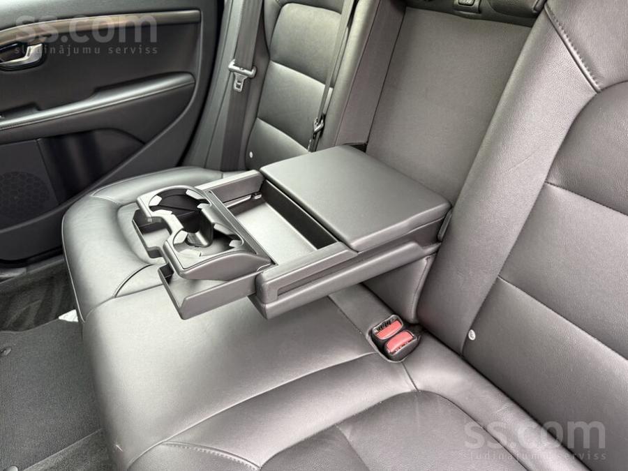 Pelēks Volvo V70 2016 Rīga, ar dzinēja tilpumu 2.00 L un nobraukumu 278 tūkst. km par 6980 €, foto 13 vietnē AUTOMOTO.COM.LV