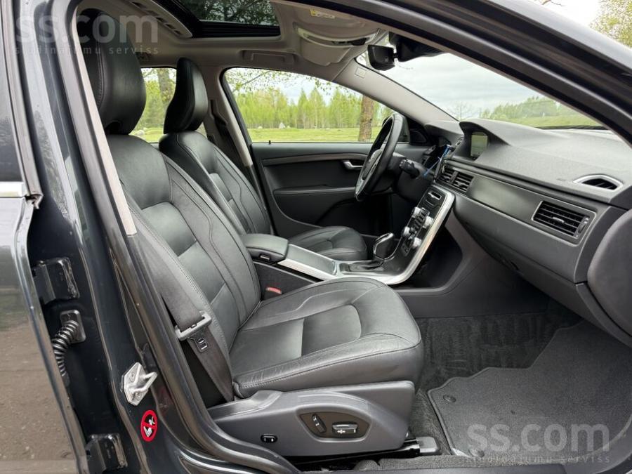 Pelēks Volvo V70 2016 Rīga, ar dzinēja tilpumu 2.00 L un nobraukumu 278 tūkst. km par 6980 €, foto 17 vietnē AUTOMOTO.COM.LV