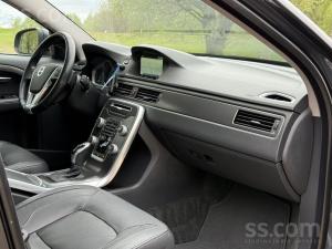 Pelēks Volvo V70 2016 Rīga, ar dzinēja tilpumu 2.00 L un nobraukumu 278 tūkst. km par 6980 €, foto 19 vietnē AUTOMOTO.COM.LV