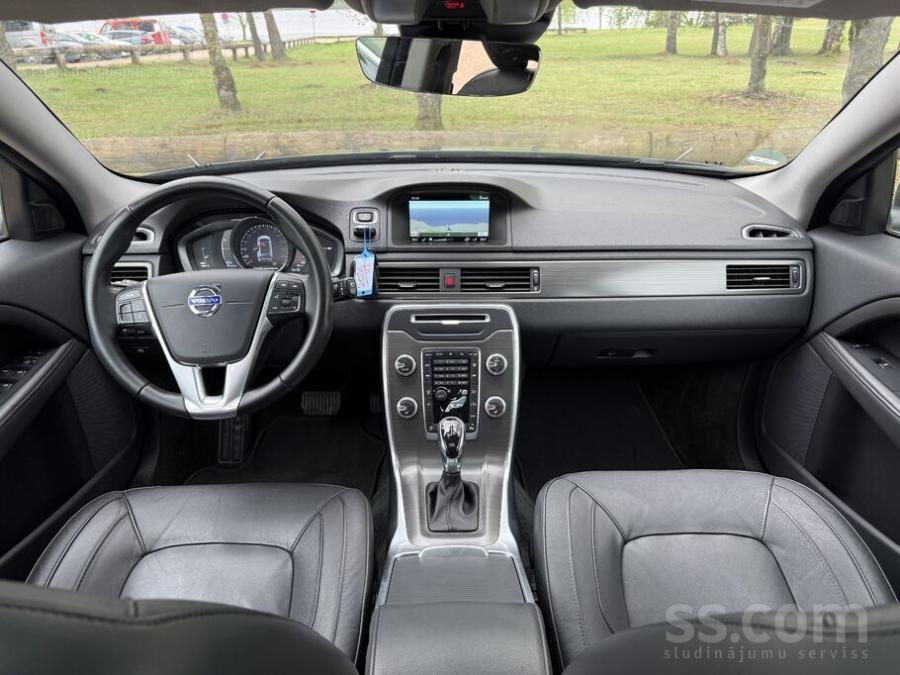 Pelēks Volvo V70 2016 Rīga, ar dzinēja tilpumu 2.00 L un nobraukumu 278 tūkst. km par 6980 €, foto 20 vietnē AUTOMOTO.COM.LV