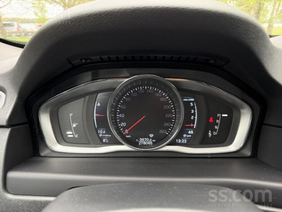 Pelēks Volvo V70 2016 Rīga, ar dzinēja tilpumu 2.00 L un nobraukumu 278 tūkst. km par 6980 €, foto 23 vietnē AUTOMOTO.COM.LV