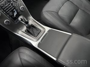 Pelēks Volvo V70 2016 Rīga, ar dzinēja tilpumu 2.00 L un nobraukumu 278 tūkst. km par 6980 €, foto 30 vietnē AUTOMOTO.COM.LV