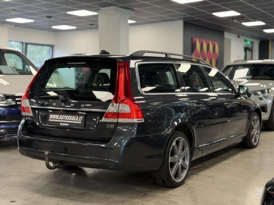 Pelēks Volvo V70 2016 Klaipėda, ar dzinēja tilpumu 1.98 L un nobraukumu 265 tūkst. km par 8750 €, foto 4 vietnē AUTOMOTO.COM.LV