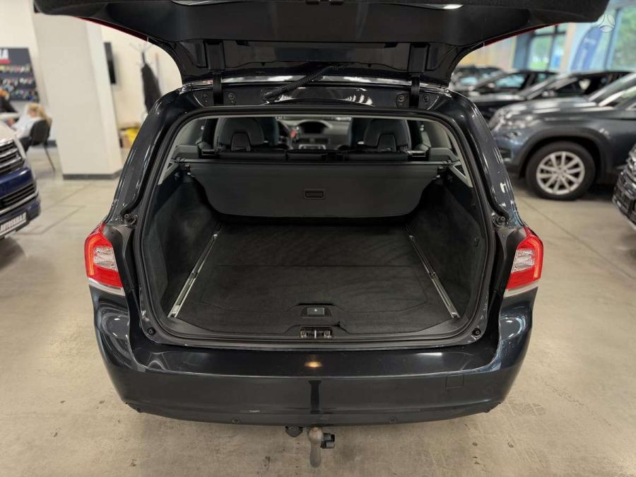 Pelēks Volvo V70 2016 Klaipėda, ar dzinēja tilpumu 1.98 L un nobraukumu 265 tūkst. km par 8750 €, foto 17 vietnē AUTOMOTO.COM.LV