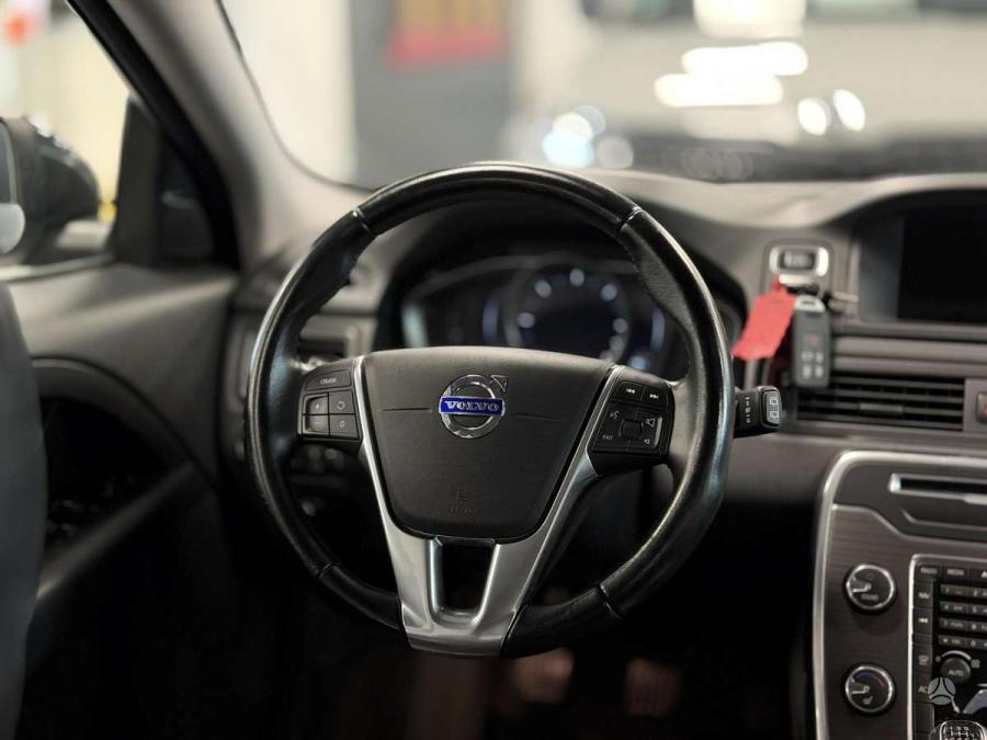 Pelēks Volvo V70 2016 Klaipėda, ar dzinēja tilpumu 1.98 L un nobraukumu 265 tūkst. km par 8750 €, foto 19 vietnē AUTOMOTO.COM.LV
