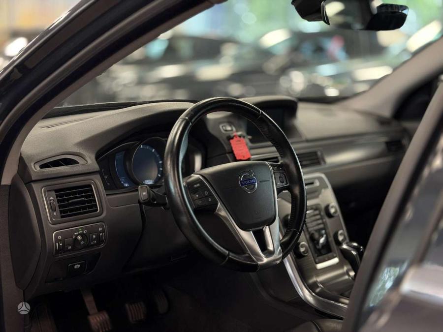 Pelēks Volvo V70 2016 Klaipėda, ar dzinēja tilpumu 1.98 L un nobraukumu 265 tūkst. km par 8750 €, foto 27 vietnē AUTOMOTO.COM.LV