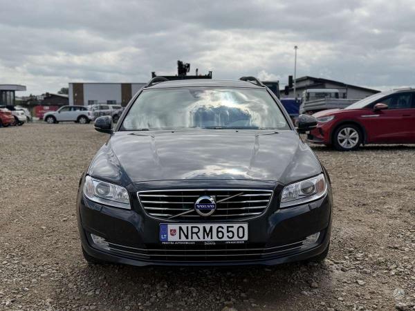Grey Volvo V70 2016 in Siauliai, with an engine capacity of 1.97 L and mileage of 322 thousand km for 6500 €, photo 2 on AUTOMOTO.COM.LV