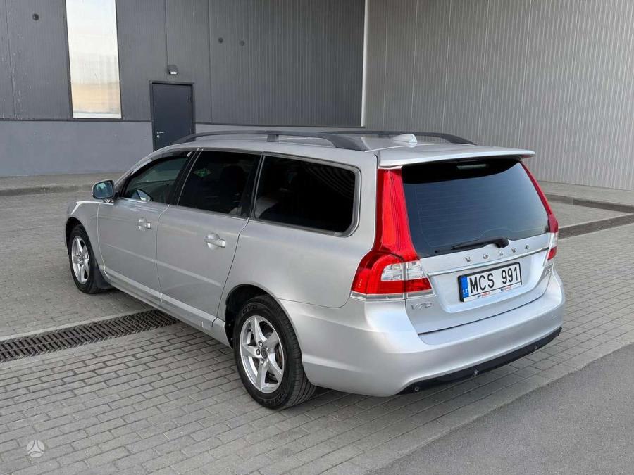 Pelēks Volvo V70 2016 Viļņa, ar dzinēja tilpumu 1.98 L un nobraukumu 295 tūkst. km par 5350 €, foto 5 vietnē AUTOMOTO.COM.LV