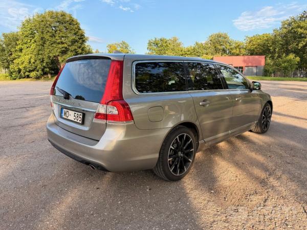 Pelēks Volvo V70 2016 Valmiera, ar dzinēja tilpumu 2.00 L un nobraukumu 311 tūkst. km par 8950 €, foto 3 vietnē AUTOMOTO.COM.LV