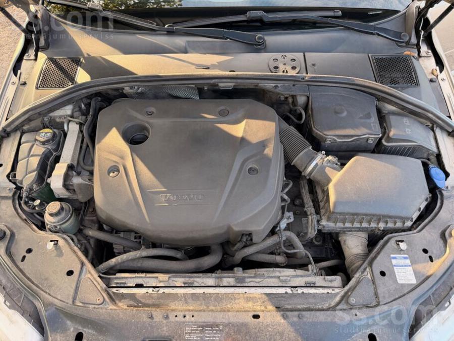 Grey Volvo V70 2016 in Valmiera, with an engine capacity of 2.00 L and mileage of 311 thousand km for 8950 €, photo 13 on AUTOMOTO.COM.LV