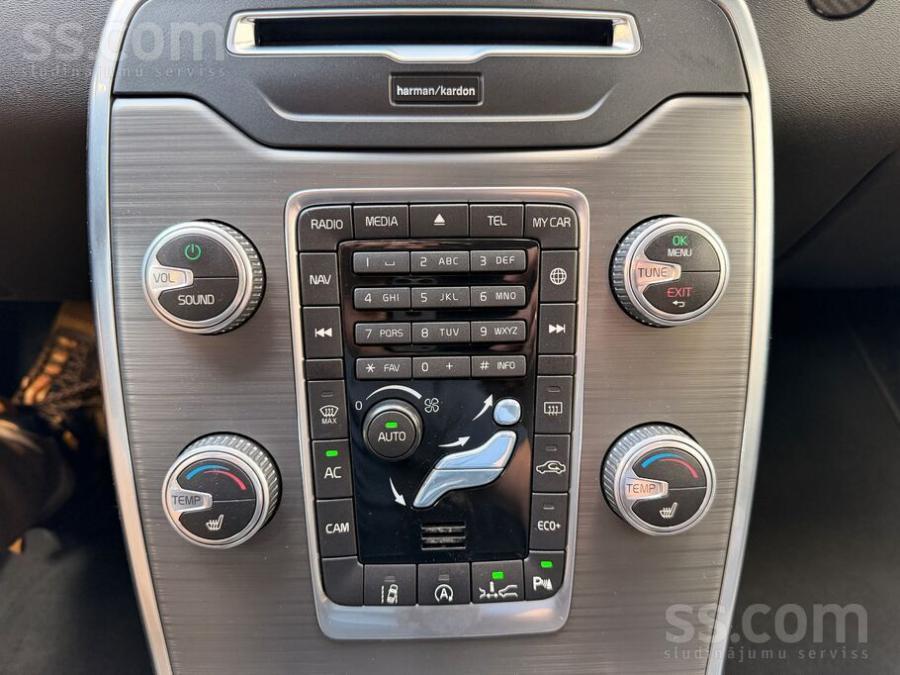 Grey Volvo V70 2016 in Valmiera, with an engine capacity of 2.00 L and mileage of 311 thousand km for 8950 €, photo 14 on AUTOMOTO.COM.LV