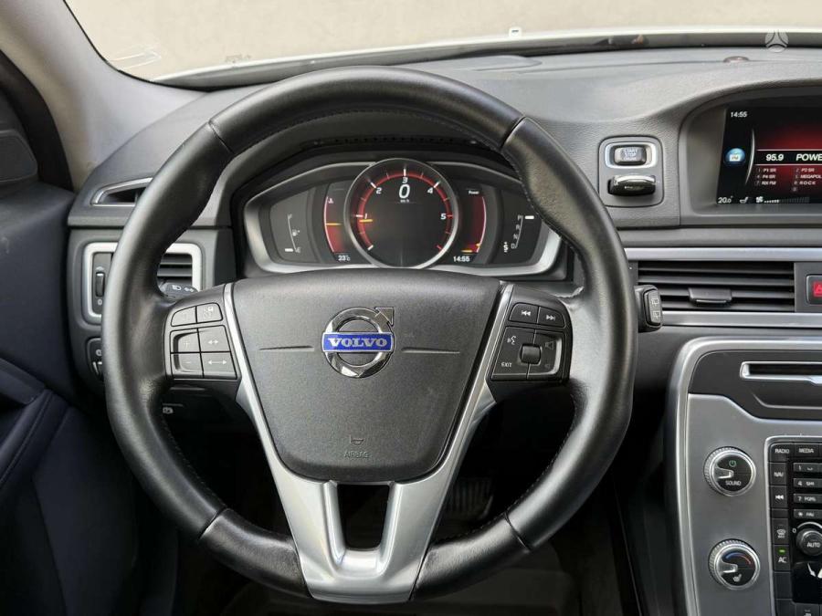 Pelēks Volvo V70 2016 Viļņa, ar dzinēja tilpumu 1.98 L un nobraukumu 270 tūkst. km par 3950 €, foto 19 vietnē AUTOMOTO.COM.LV