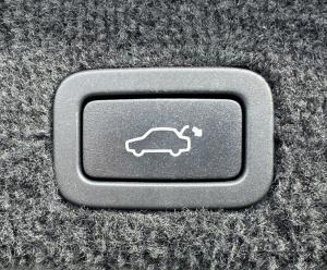 Pelēks Volvo V70 2016 Tartu, ar dzinēja tilpumu 2.00 L un nobraukumu 267 tūkst. km par 11950 €, foto 26 vietnē AUTOMOTO.COM.LV