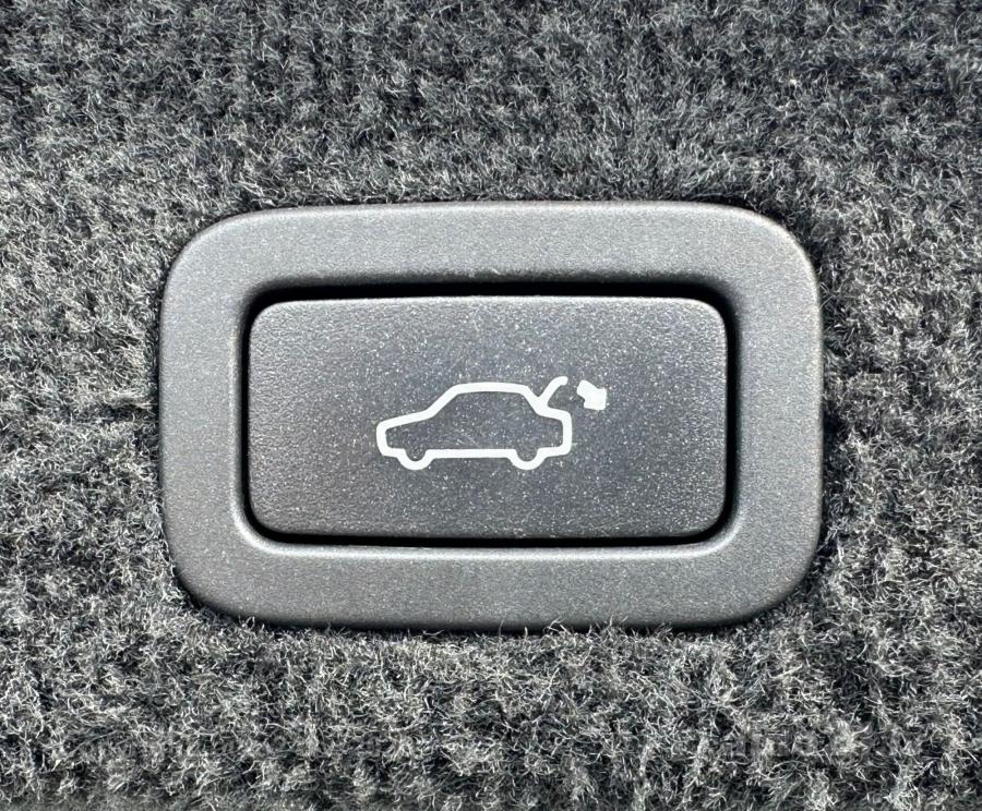 Pelēks Volvo V70 2016 Tartu, ar dzinēja tilpumu 2.00 L un nobraukumu 267 tūkst. km par 11950 €, foto 26 vietnē AUTOMOTO.COM.LV