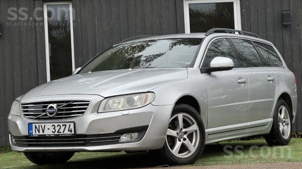 Grey Volvo V70 2016 in Riga, with an engine capacity of 2.00 L and mileage of 289 thousand km for 5990 €, photo 3 on AUTOMOTO.COM.LV