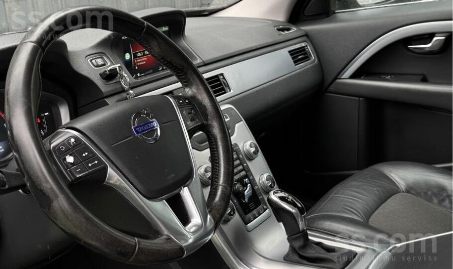 Pelēks Volvo V70 2016 Rīga, ar dzinēja tilpumu 2.00 L un nobraukumu 289 tūkst. km par 5990 €, foto 7 vietnē AUTOMOTO.COM.LV