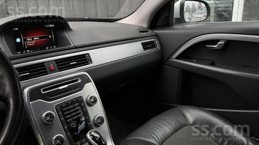 Pelēks Volvo V70 2016 Rīga, ar dzinēja tilpumu 2.00 L un nobraukumu 289 tūkst. km par 5990 €, foto 8 vietnē AUTOMOTO.COM.LV