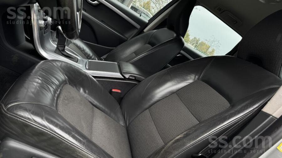 Pelēks Volvo V70 2016 Rīga, ar dzinēja tilpumu 2.00 L un nobraukumu 289 tūkst. km par 5990 €, foto 9 vietnē AUTOMOTO.COM.LV