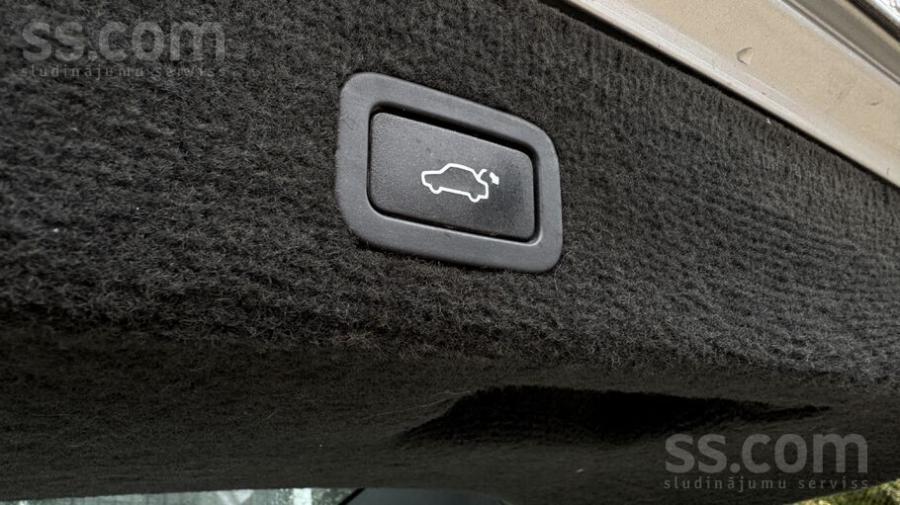 Pelēks Volvo V70 2016 Rīga, ar dzinēja tilpumu 2.00 L un nobraukumu 289 tūkst. km par 5990 €, foto 12 vietnē AUTOMOTO.COM.LV