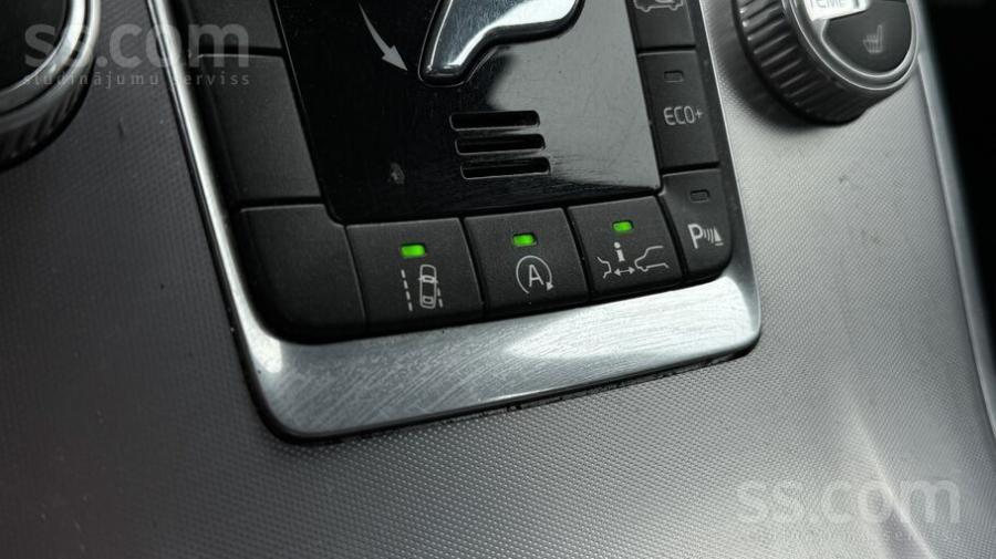 Pelēks Volvo V70 2016 Rīga, ar dzinēja tilpumu 2.00 L un nobraukumu 289 tūkst. km par 5990 €, foto 18 vietnē AUTOMOTO.COM.LV