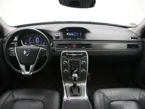 Grey Volvo V70 2017 in Vilnius, with an engine capacity of 2.00 L and mileage of 248 thousand km for 11099 €, photo 2 on AUTOMOTO.COM.LV