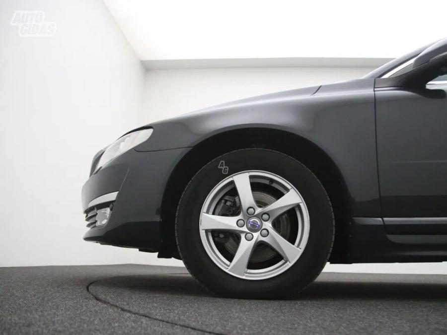 Grey Volvo V70 2017 in Vilnius, with an engine capacity of 2.00 L and mileage of 248 thousand km for 11099 €, photo 28 on AUTOMOTO.COM.LV