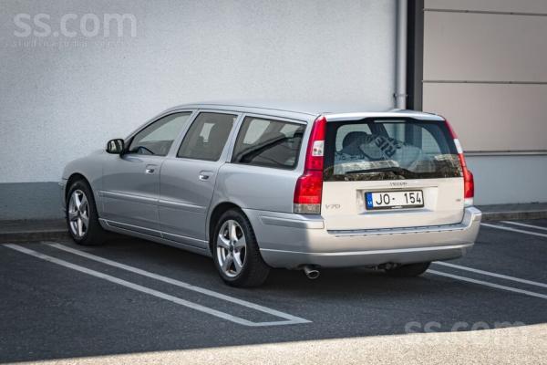Volvo V70 2008 in Riga, with an engine capacity of 2.40 L and mileage of 0 thousand km for 2990 €, photo 6 on AUTOMOTO.COM.LV