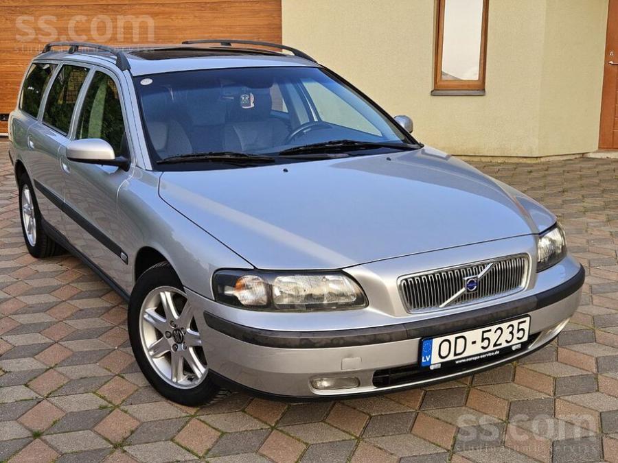 Volvo V70 2003 in Talsi, with an engine capacity of 2.40 L and mileage of 344 thousand km for 2999 €, photo 1 on AUTOMOTO.COM.LV