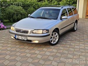 Volvo V70 2003 in Talsi, with an engine capacity of 2.40 L and mileage of 344 thousand km for 2999 €, photo 5 on AUTOMOTO.COM.LV