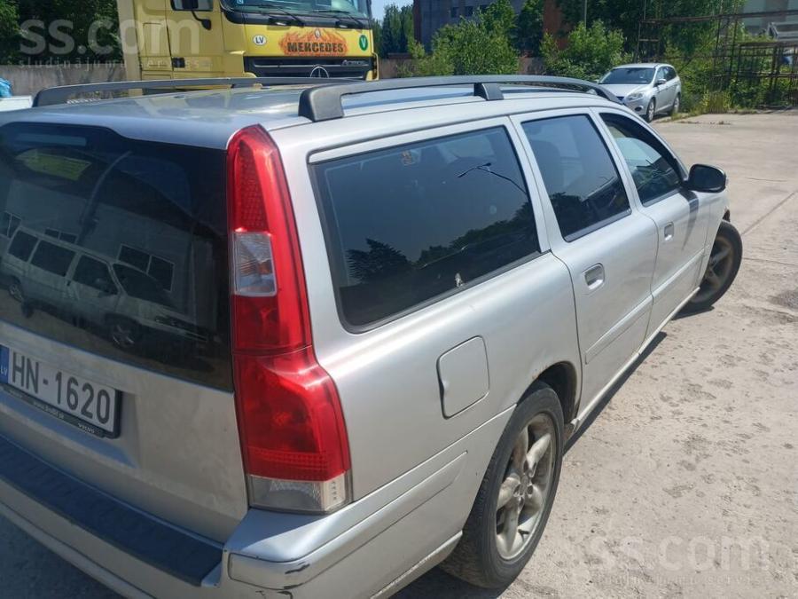 Volvo V70 2007 Rīga, ar dzinēja tilpumu 2.40 L un nobraukumu 271 tūkst. km par 1500 €, foto 5 vietnē AUTOMOTO.COM.LV