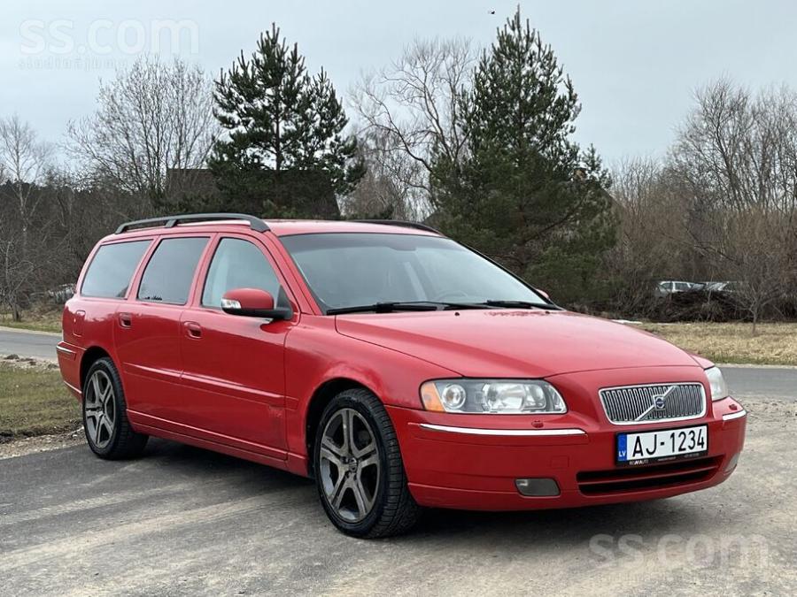 Sarkans Volvo V70 2006 Tukums, ar dzinēja tilpumu 2.40 L un nobraukumu 500 tūkst. km par 1987 €, foto 3 vietnē AUTOMOTO.COM.LV