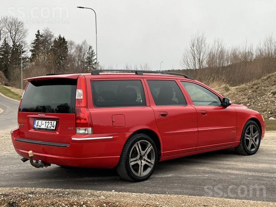 Sarkans Volvo V70 2006 Tukums, ar dzinēja tilpumu 2.40 L un nobraukumu 500 tūkst. km par 1987 €, foto 5 vietnē AUTOMOTO.COM.LV
