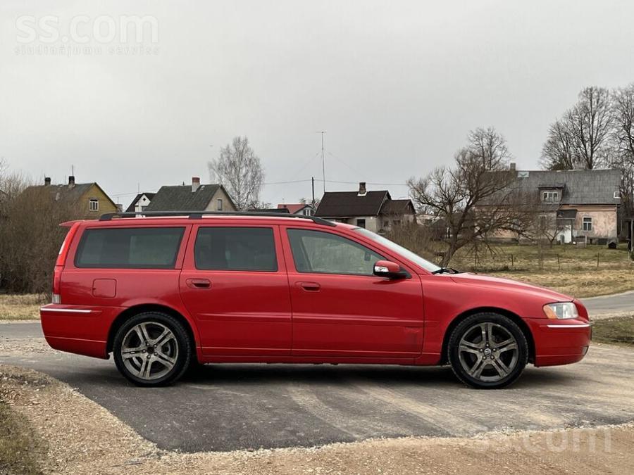 Sarkans Volvo V70 2006 Tukums, ar dzinēja tilpumu 2.40 L un nobraukumu 500 tūkst. km par 1987 €, foto 7 vietnē AUTOMOTO.COM.LV