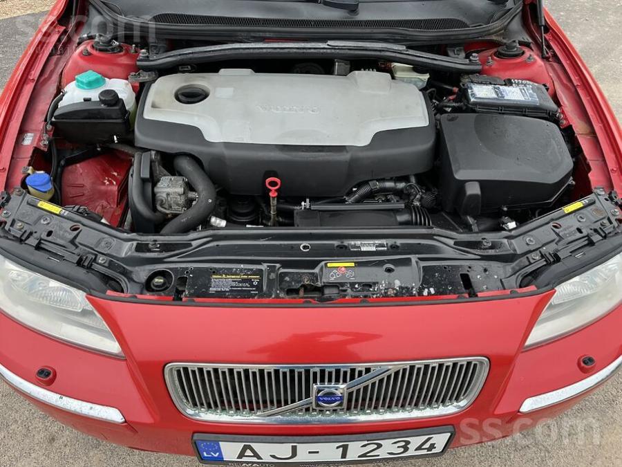 Sarkans Volvo V70 2006 Tukums, ar dzinēja tilpumu 2.40 L un nobraukumu 500 tūkst. km par 1987 €, foto 8 vietnē AUTOMOTO.COM.LV
