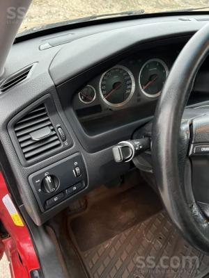 Sarkans Volvo V70 2006 Tukums, ar dzinēja tilpumu 2.40 L un nobraukumu 500 tūkst. km par 1987 €, foto 13 vietnē AUTOMOTO.COM.LV