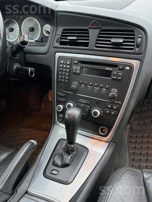 Sarkans Volvo V70 2006 Tukums, ar dzinēja tilpumu 2.40 L un nobraukumu 500 tūkst. km par 1987 €, foto 14 vietnē AUTOMOTO.COM.LV