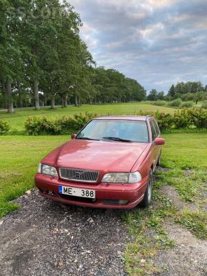 Sarkans Volvo V70 1997 Aizkraukle, ar dzinēja tilpumu 2.50 L un nobraukumu 592 tūkst. km par 490 €, foto  vietnē AUTOMOTO.COM.LV