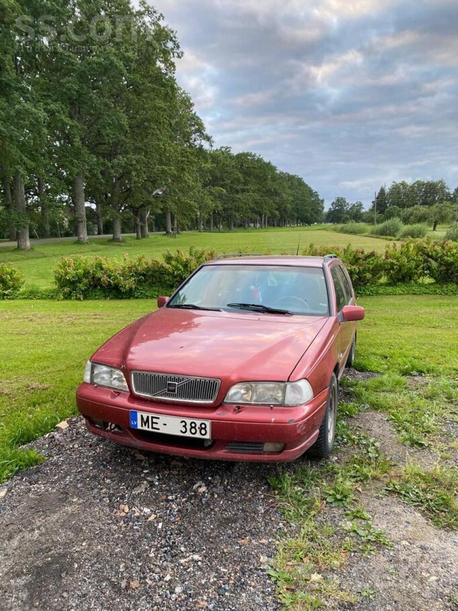 Sarkans Volvo V70 1997 Aizkraukle, ar dzinēja tilpumu 2.50 L un nobraukumu 592 tūkst. km par 490 €, foto 1 vietnē AUTOMOTO.COM.LV