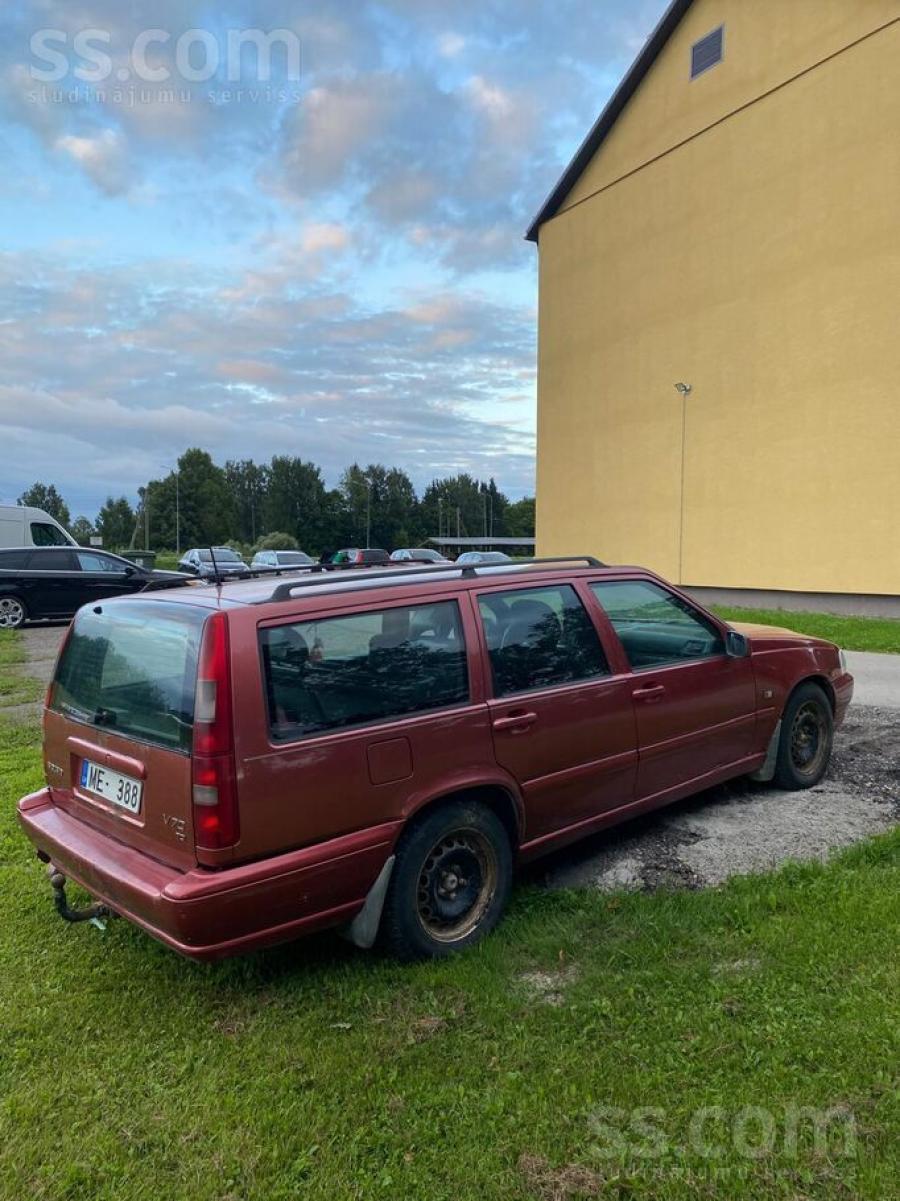 Sarkans Volvo V70 1997 Aizkraukle, ar dzinēja tilpumu 2.50 L un nobraukumu 592 tūkst. km par 490 €, foto 5 vietnē AUTOMOTO.COM.LV