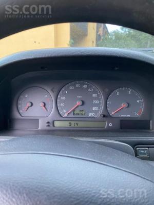 Sarkans Volvo V70 1997 Aizkraukle, ar dzinēja tilpumu 2.50 L un nobraukumu 592 tūkst. km par 490 €, foto 8 vietnē AUTOMOTO.COM.LV
