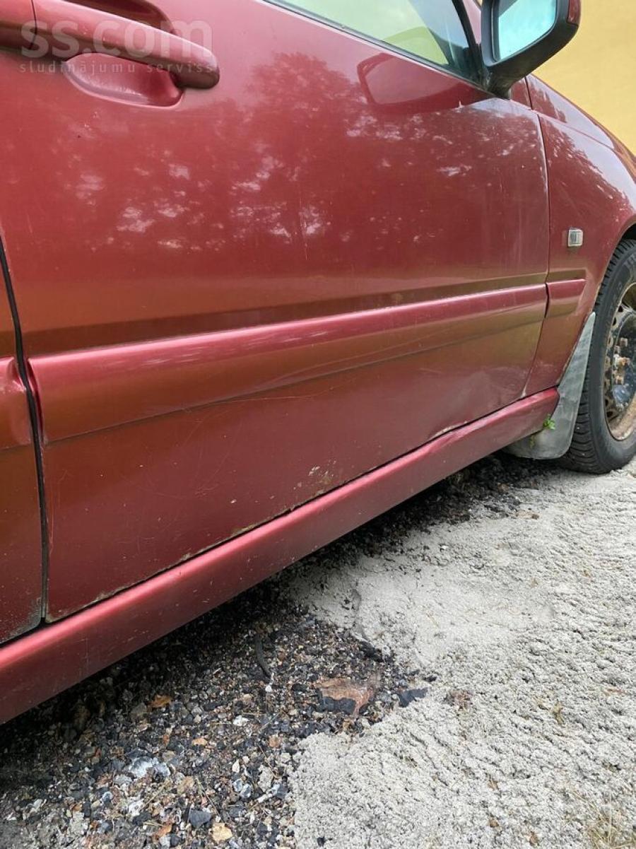 Sarkans Volvo V70 1997 Aizkraukle, ar dzinēja tilpumu 2.50 L un nobraukumu 592 tūkst. km par 490 €, foto 11 vietnē AUTOMOTO.COM.LV
