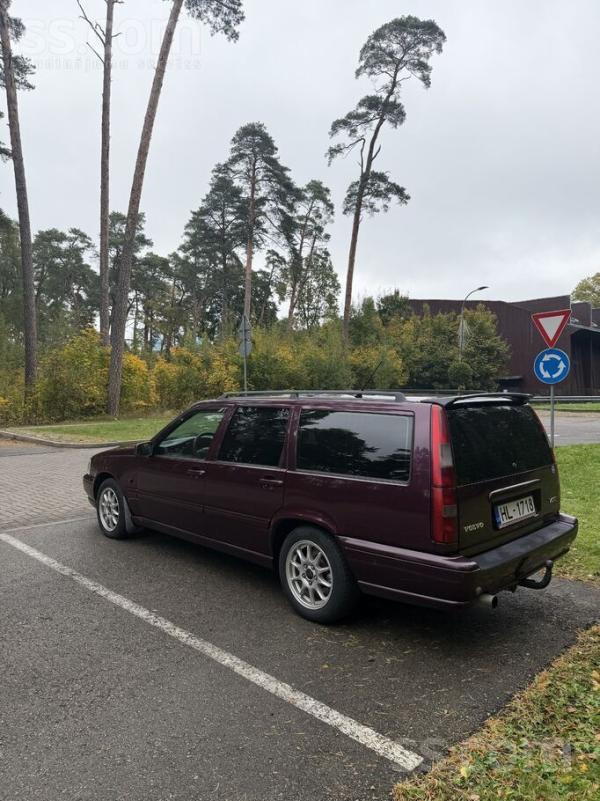 Sarkans Volvo V70 1998 Jūrmala, ar dzinēja tilpumu 2.50 L un nobraukumu 436 tūkst. km par 1550 €, foto 6 vietnē AUTOMOTO.COM.LV