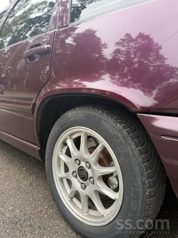 Sarkans Volvo V70 1998 Jūrmala, ar dzinēja tilpumu 2.50 L un nobraukumu 436 tūkst. km par 1550 €, foto 7 vietnē AUTOMOTO.COM.LV