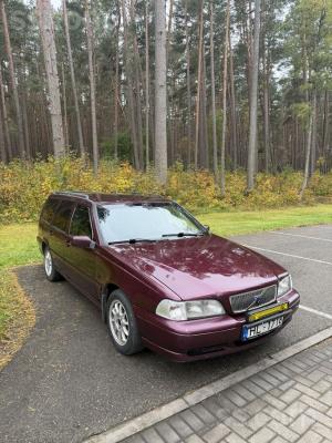 Sarkans Volvo V70 1998 Jūrmala, ar dzinēja tilpumu 2.50 L un nobraukumu 436 tūkst. km par 1250 €, foto 4 vietnē AUTOMOTO.COM.LV