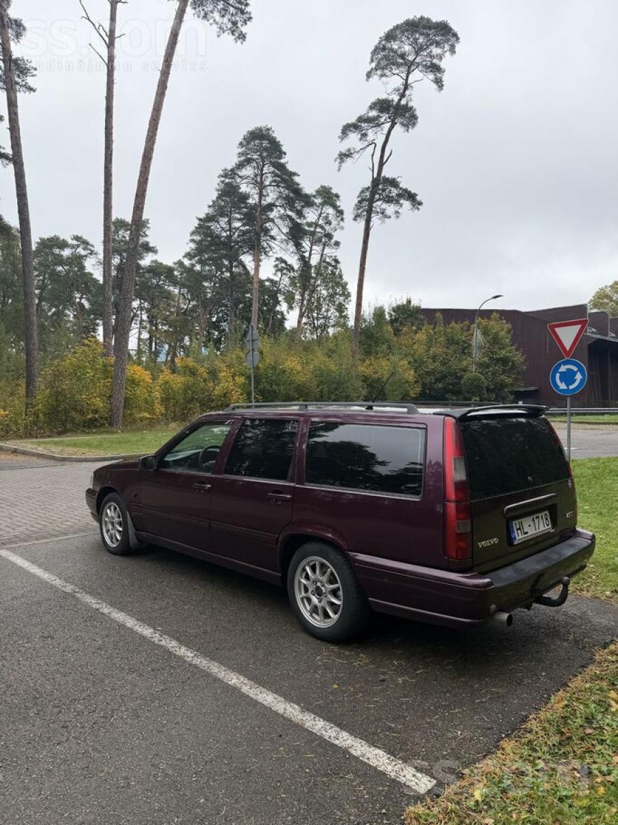 Sarkans Volvo V70 1998 Jūrmala, ar dzinēja tilpumu 2.50 L un nobraukumu 436 tūkst. km par 1250 €, foto 6 vietnē AUTOMOTO.COM.LV