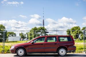 Sarkans Volvo V70 2000 Rīga, ar dzinēja tilpumu 2.40 L un nobraukumu 463 tūkst. km par 1790 €, foto 4 vietnē AUTOMOTO.COM.LV